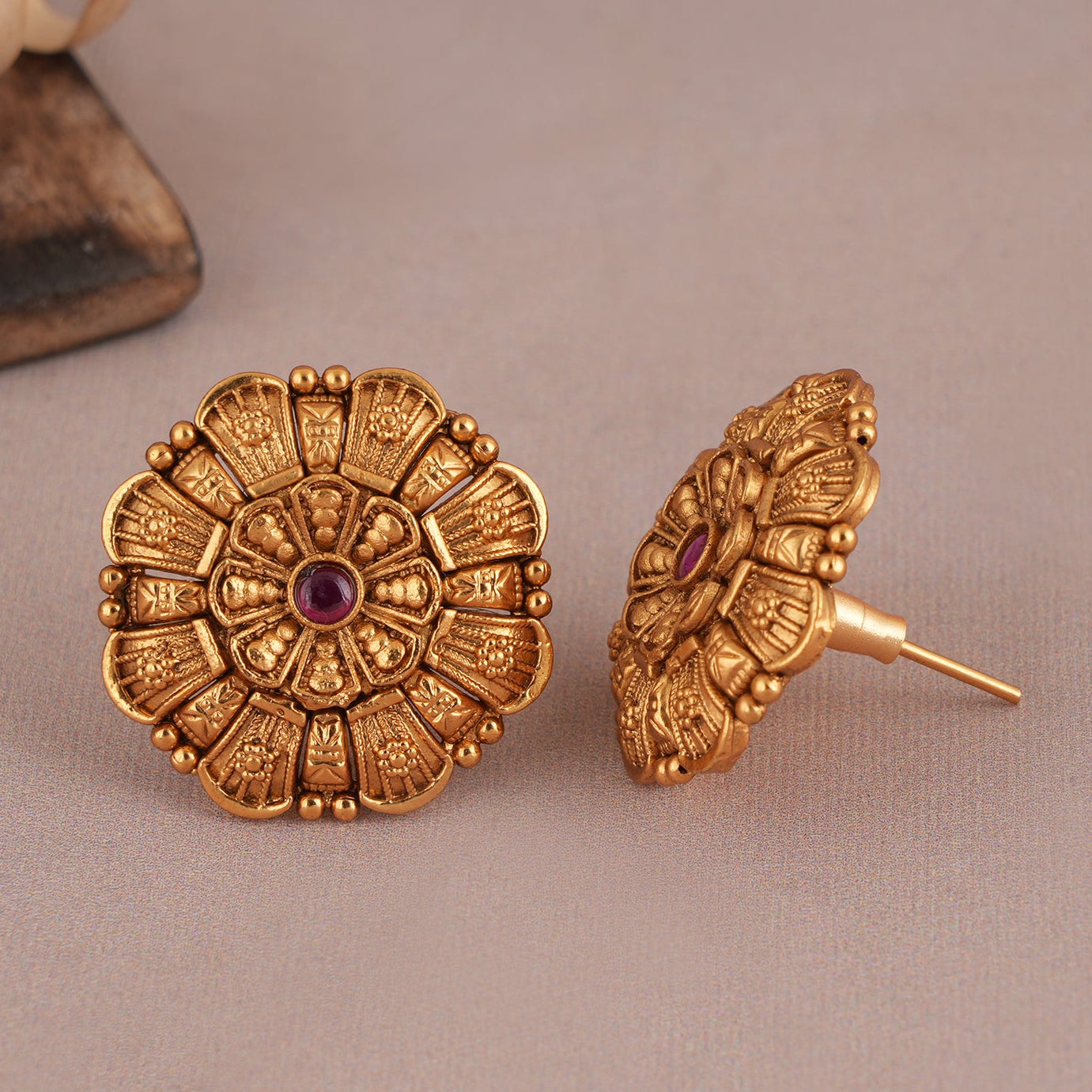 Beautiful antique gold plated stone stud | Free Cod - smarsjewelrys