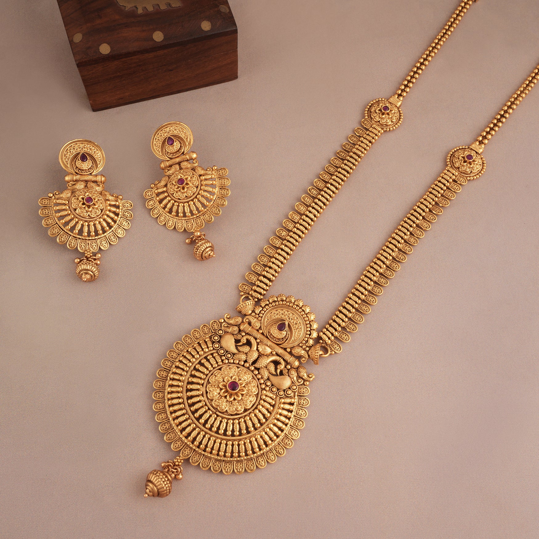 Long antique gold plain stunning necklace set - smarsjewelrys